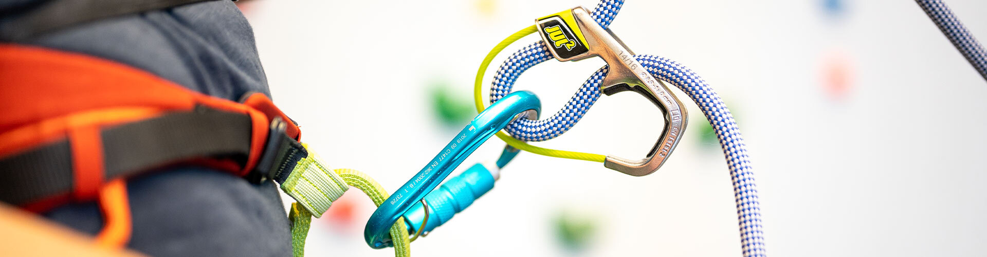 Semi-automatic belay devices with thumb rests and their correct base ...