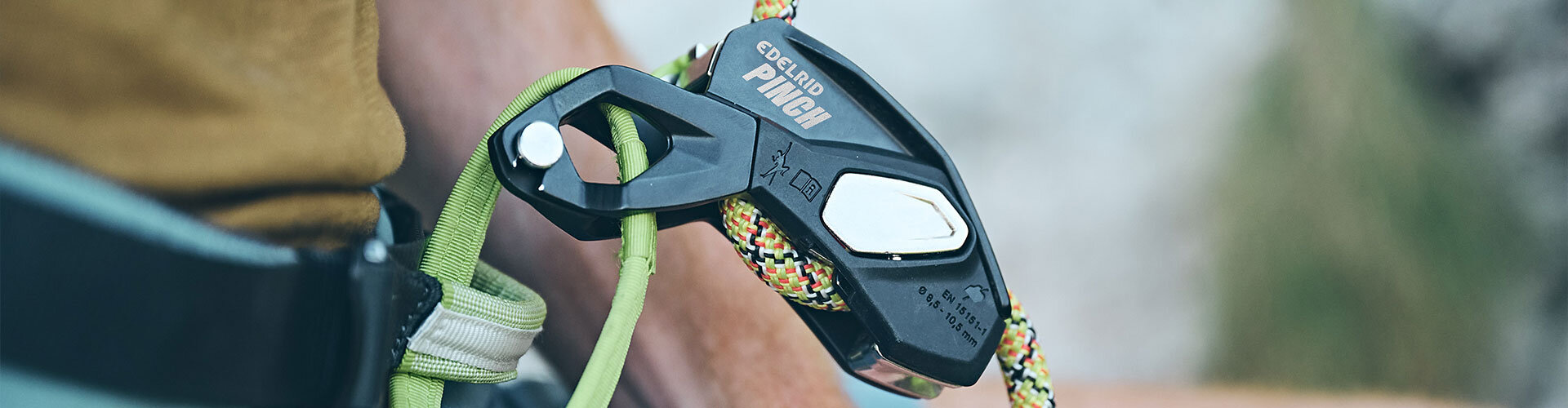 EDELRID Pinch: a Versatile Belay Device with Locking Support and Direct ...